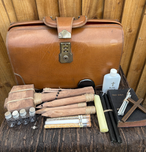 Unique Handmade 28pc Vampire Hunting Kit Stake Holy Water Brown Drs ...