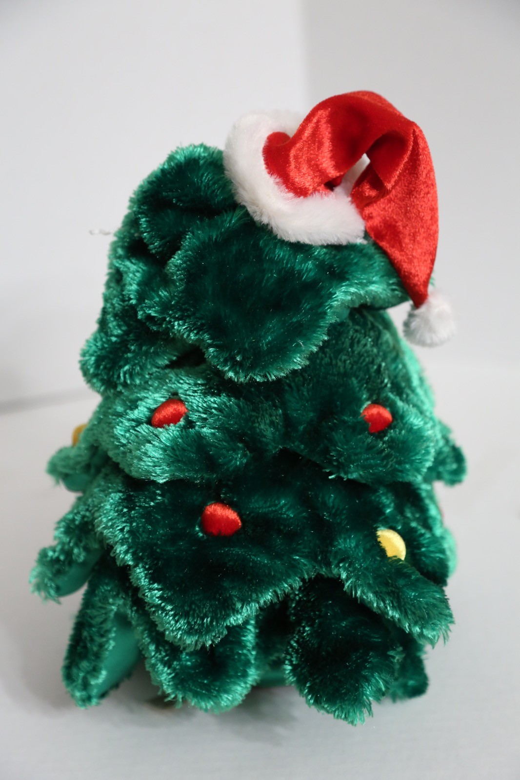 DanDee Animated Moving (Plays Rockin’ Around the) Christmas Tree Plush ...