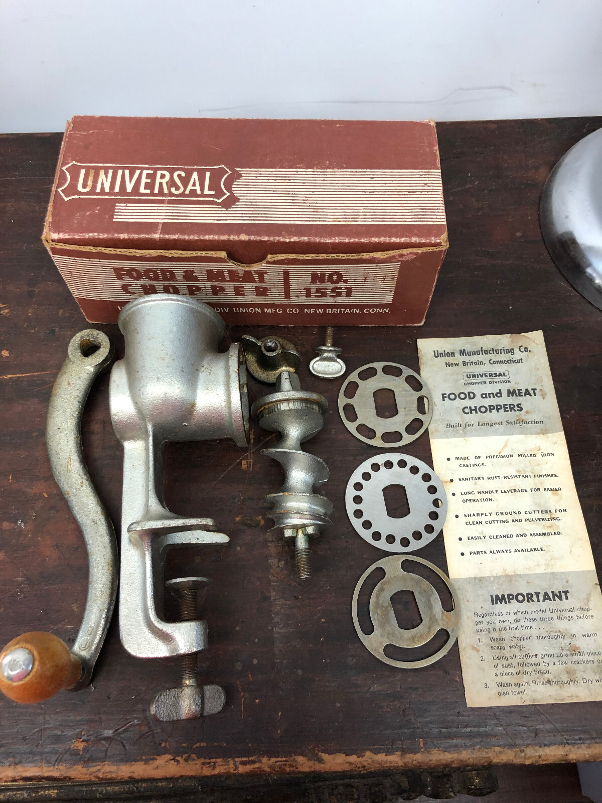 Vintage UNIVERSAL Food & Meat Chopper No.1551 w/ Box and Instructions ...