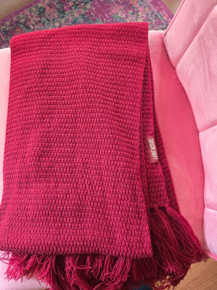 Taylor Swift Red (Official Taylor Swift Item) "All Too Well" Knit Scarf ...