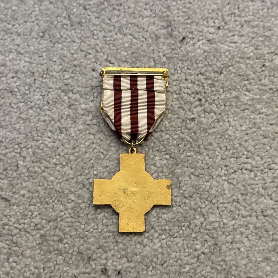 British Red Cross Society Technical badge for a Medical Officer. | eBay UK