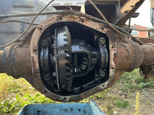 1999 Ford F 250 REAR AXLE DIFFERENTIAL Super Duty 8 Lug 3.73 Ratio Disc ...