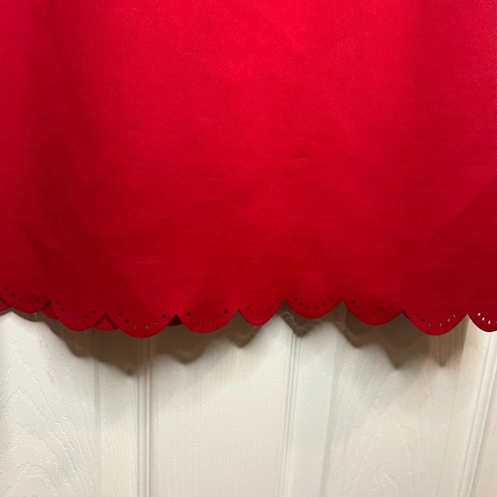 Katherine Barclay Red Scalloped Neckline Hemline Cinc… - Gem