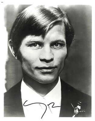MICHAEL YORK Autographed 8X10 Austin Powers FREE SHIPPING! Cabaret ...