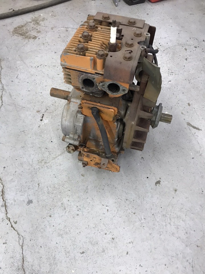 Vintage Briggs and Stratton 8HP Engine motor flywheel crank case block ...