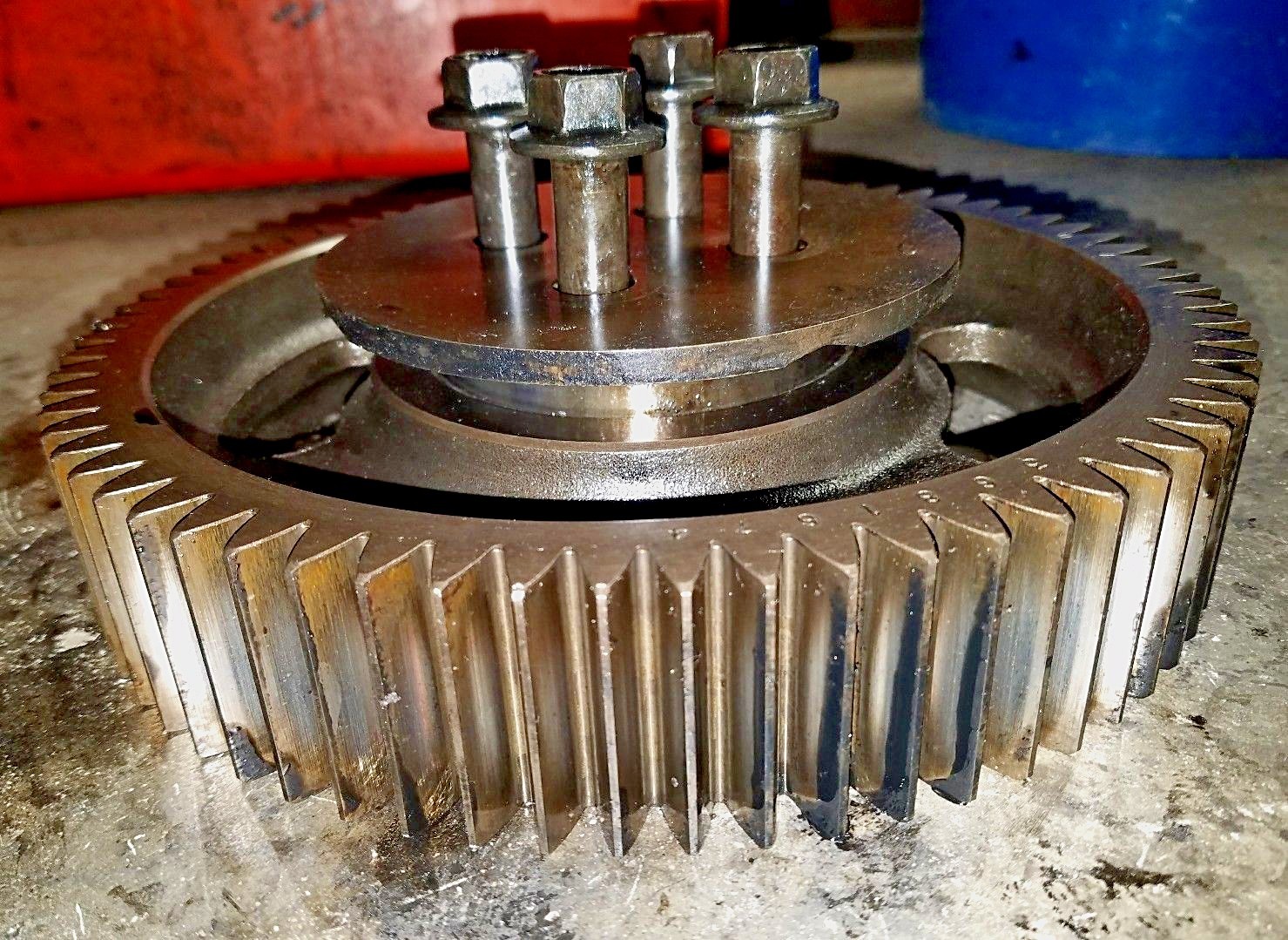 Cummins ISX Engine Gear 3681674 + HUB 3680260 | eBay