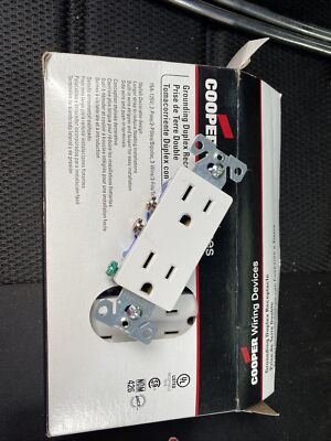 9 Cooper White Grounding Duplex Decorator Receptacle Outlets 15A-125V ...