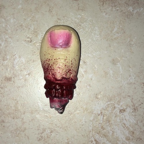 GORY BIG TOE BODY PART HALLOWEEN HORROR HOUSE PROP COSTUME DECORATION ...