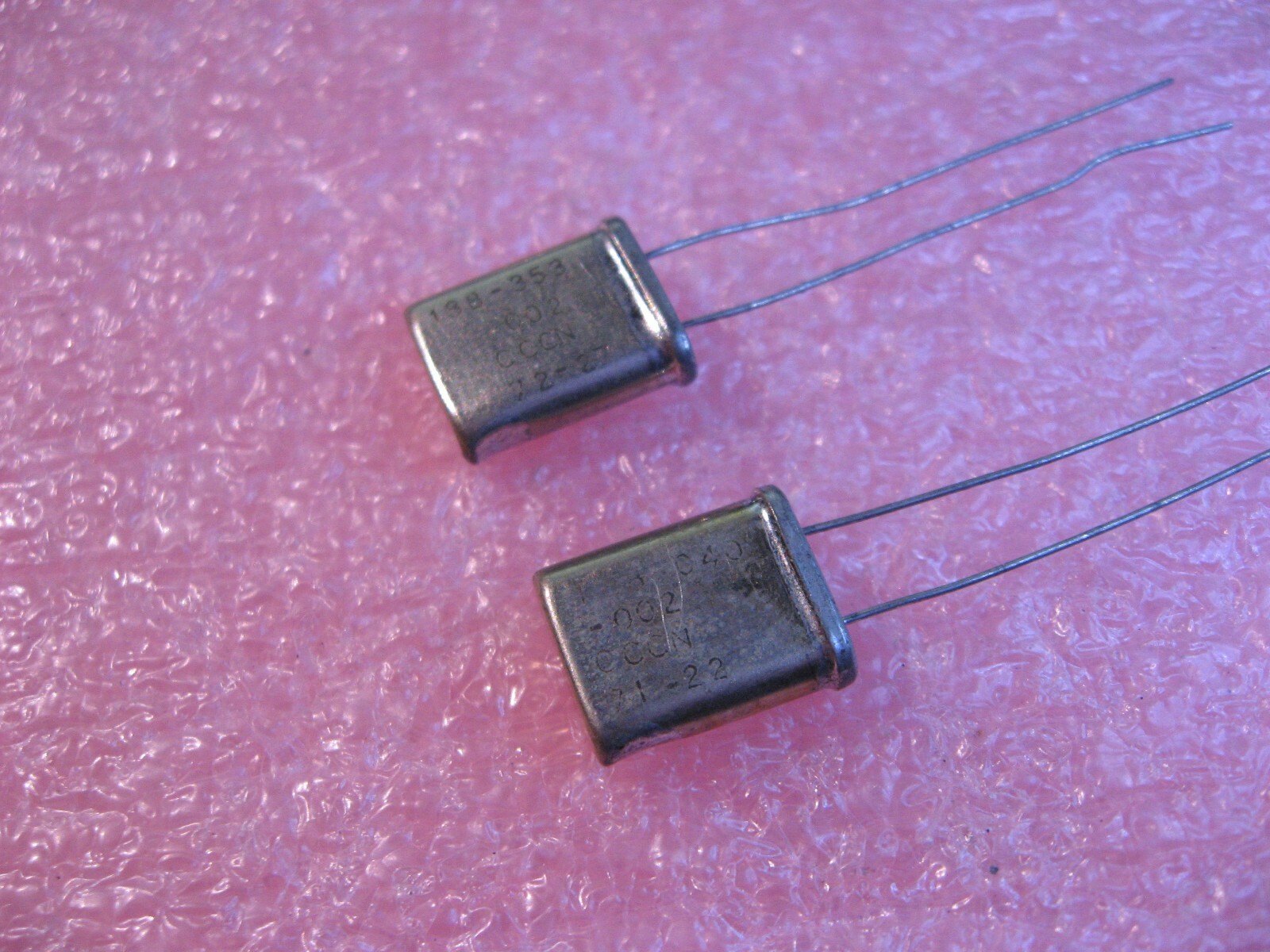 CCCN 188-040 -353 Radio Crystal Asst Frequencies RX 161.65 161.95 MHz ...