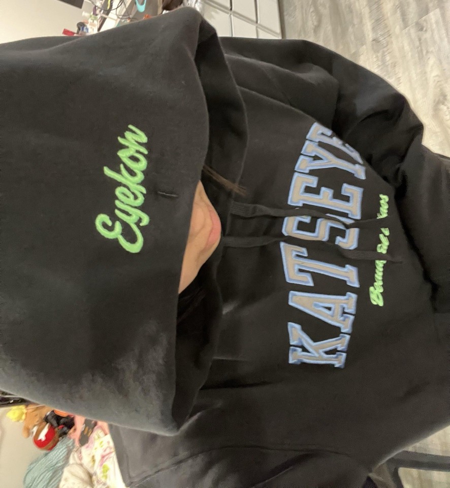 Presale Limited Edition KATSEYE GAP hoodie SIZE L (authentic, sealed ...