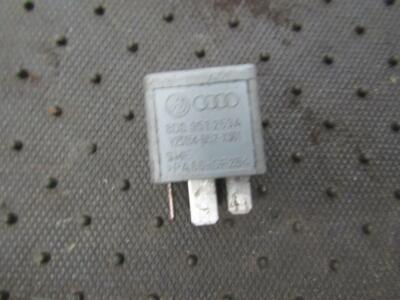 8d0951253a Relais 8d0 951 253a v23134-b52-x301 for Audi A6 2005 ...