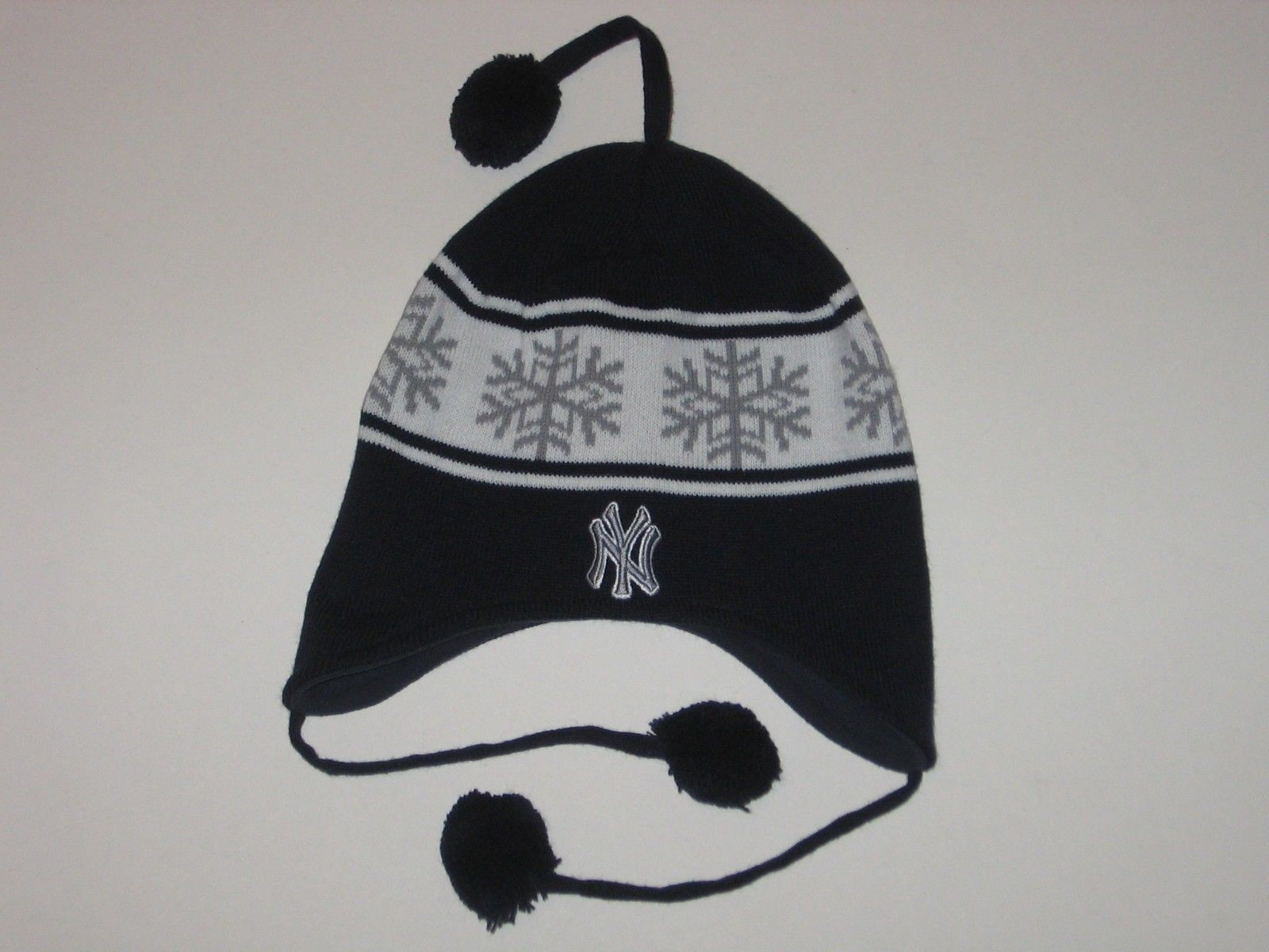 New York Yankees Winter Hat With Three Dangling Jingle Balls | eBay