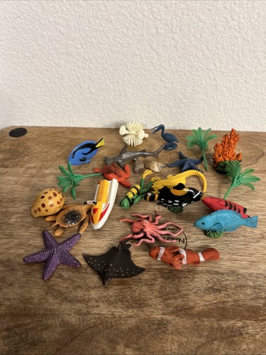 Aquarium Decorative Plastic Safari Toys Fish, Shells & Plants Set Of 24 ...