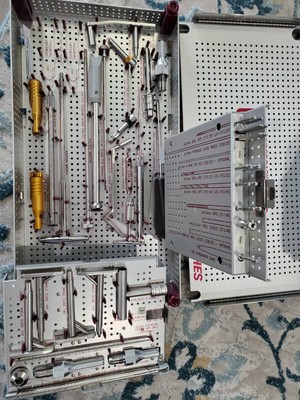 Surgery & OR - Synthes Set