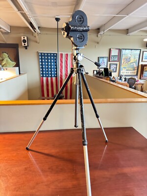 Vintage Antique Bell & Howell Filmo 16mm Spring-Wound Camera WWII Era ...