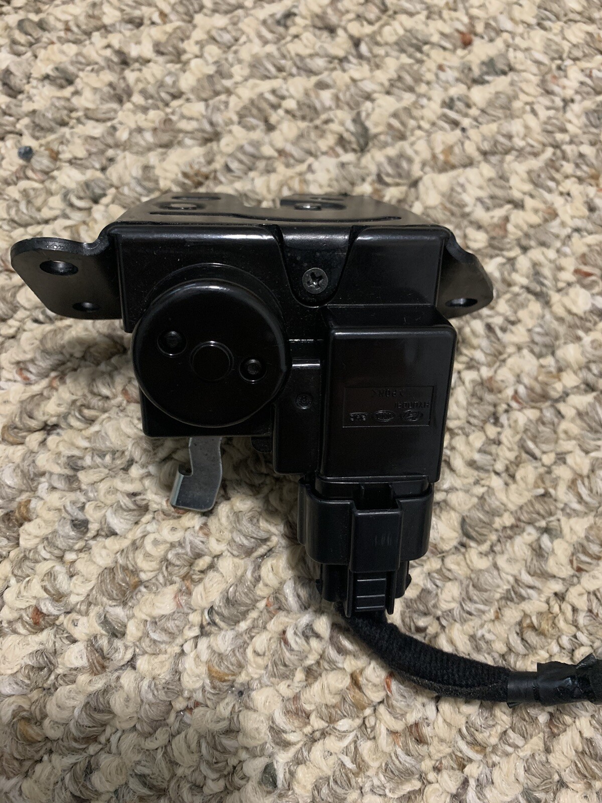 07 08 09 10 11 12 OEM Kia Rondo Rear Trunk Actuator Lock Unlock Module ...