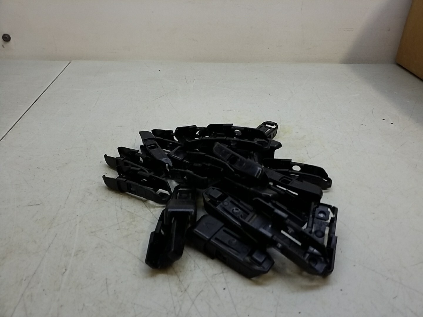 MC3 ANCO Windshield Wiper Blade Adapter Quantity Of 25 Adapters | eBay