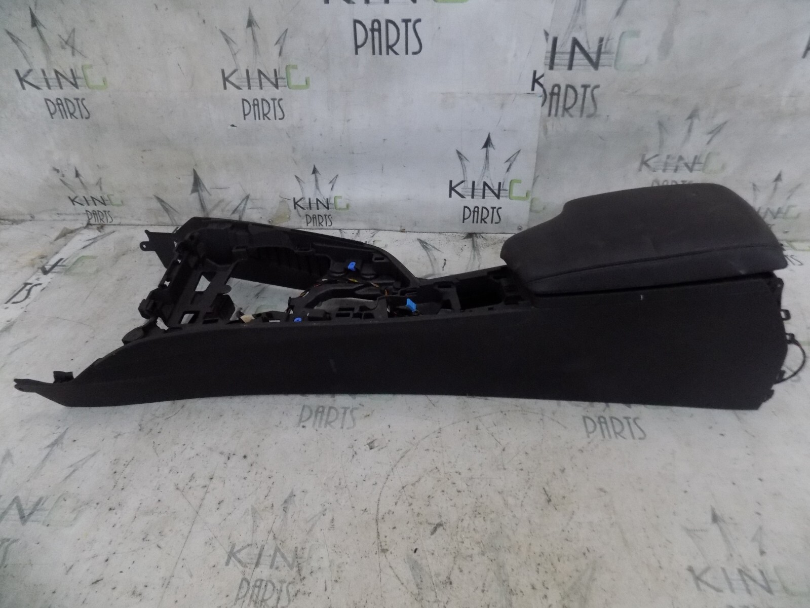 BMW F30 F31 2012-2015 CENTRE CONSOLE ARM REST PANEL GENUINE 9207838 ...