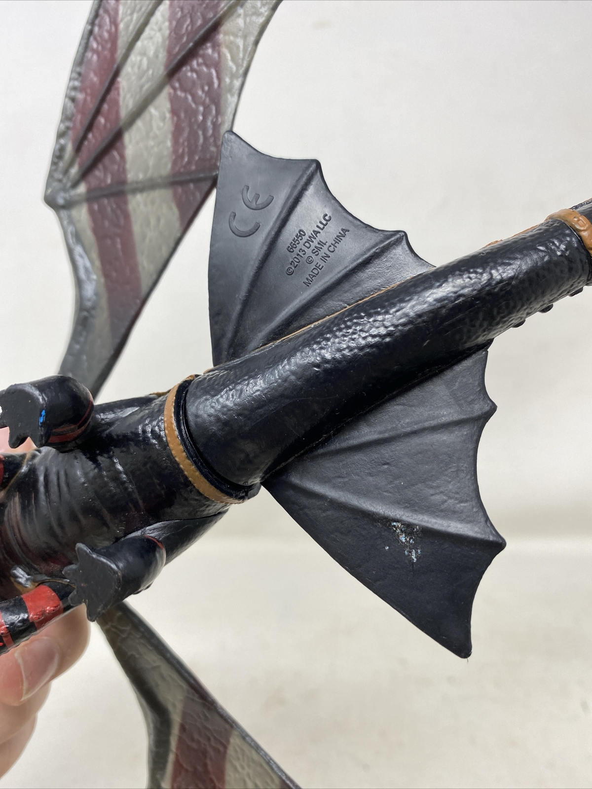How to Train Your Dragon Toothless Night Fury Lunge Attack Figure Toy ...