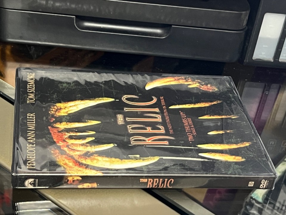 The Relic (DVD) Penelope Ann Miller, Tom Sizemore, James Whitmore ...