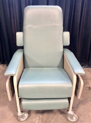 Invacare Deluxe Hospital Recliner Chair with side tables IH6077A/IH68 ...