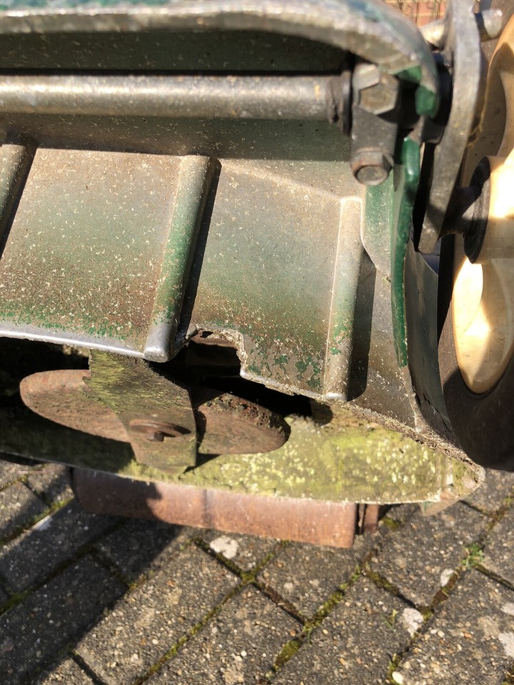 Hayter Harrier 48 Self Propelled Petrol Roller Lawn Mower With Grass ...