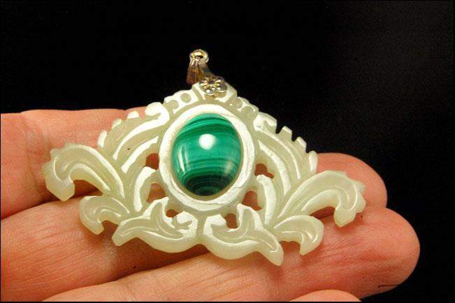 VINTAGE CHINESE CARVED WHITE JADE MALACITE PENDANT D146-07 | eBay