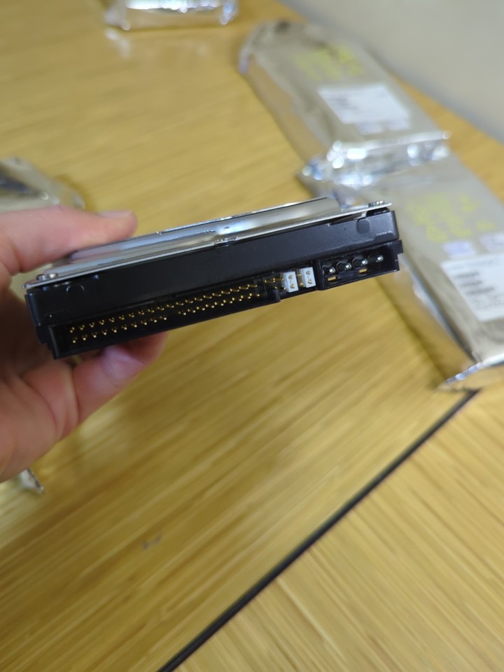 KSE Hitachi Deskstar 320GB 3.5" PATA IDE HARD DISK DRIVE 0A35393 ...