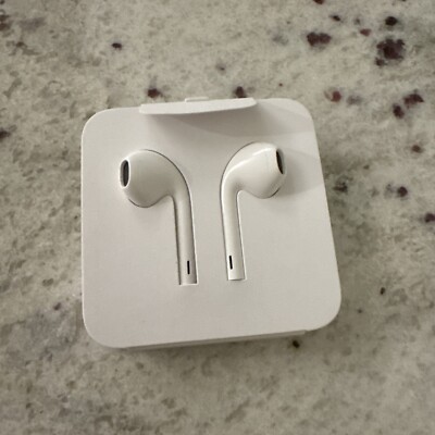 Apple EarPods with Lightning Connector In Ear Canal Headset - White ...
