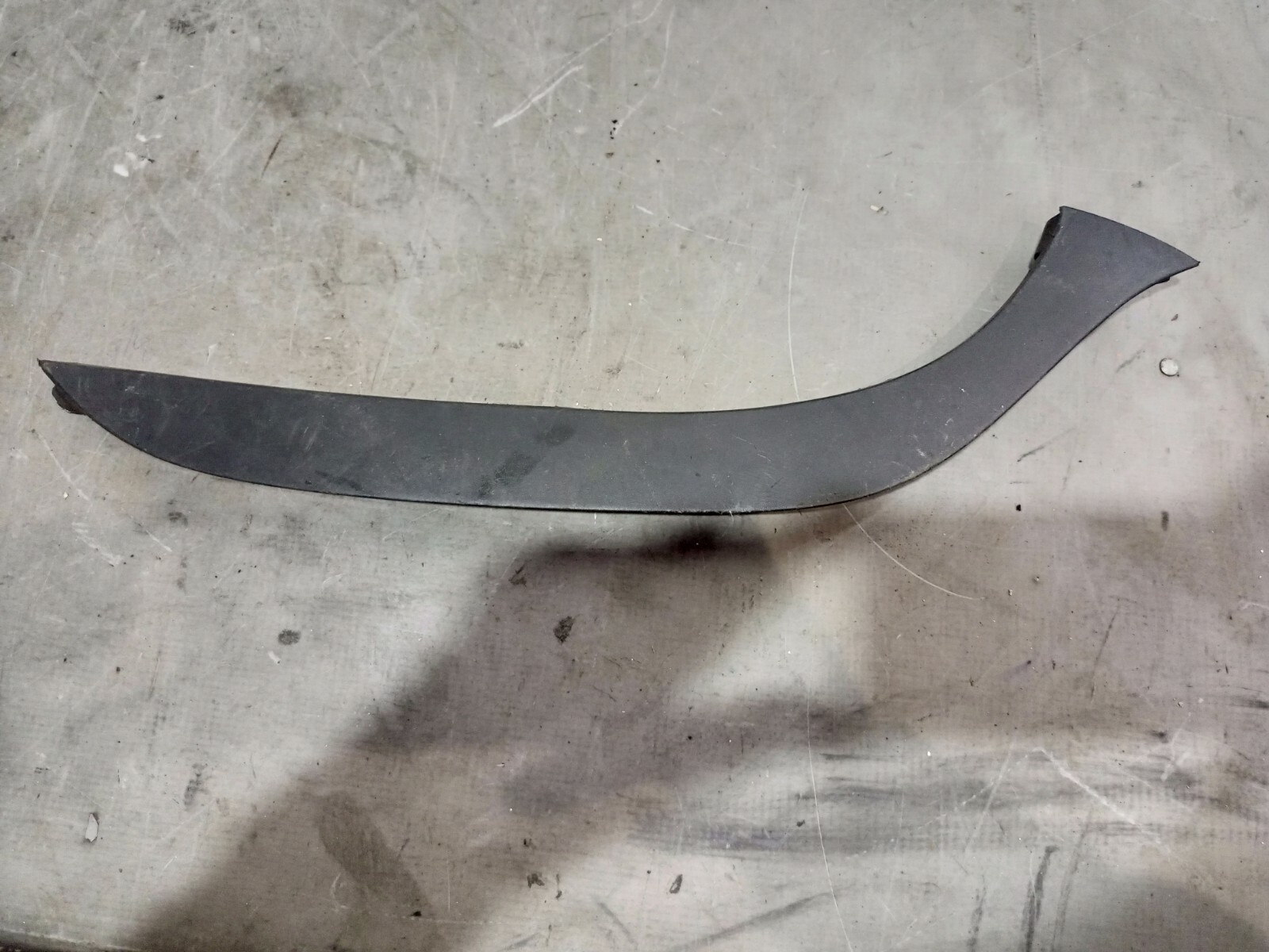 Renault CLIO Mk4 Drivers Front Right Bumper Headlight Trim 260440852R ...