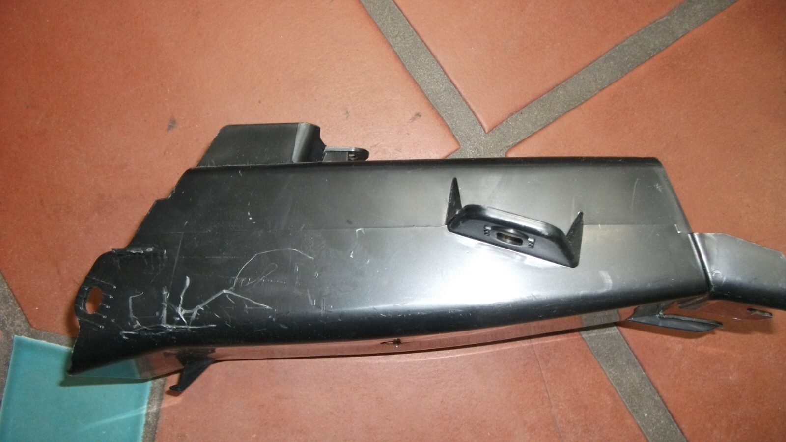 Genuine BMW 5 Series F10 F11 Front Left Air Vent Duct 51747200797 | eBay