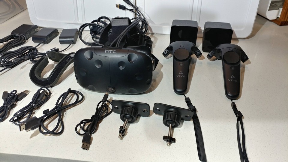 HTC Vive VR Headset Complete Set Full Kit System Virtual Reality ~ A+ ...