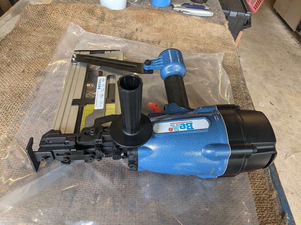 BeA compressed air wide stapler 246/130-944E for exterior sheathing ...