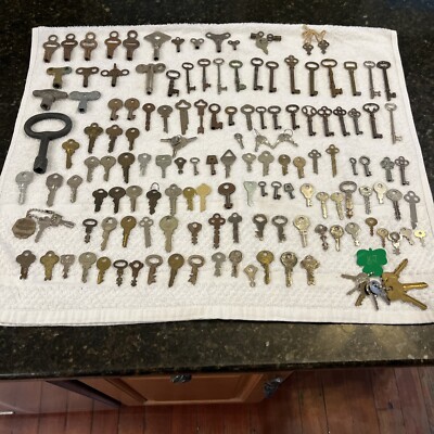 Vintage Key Lot 150+ Skelton Barrel Brass Yale Corbin Chicago Miller ...
