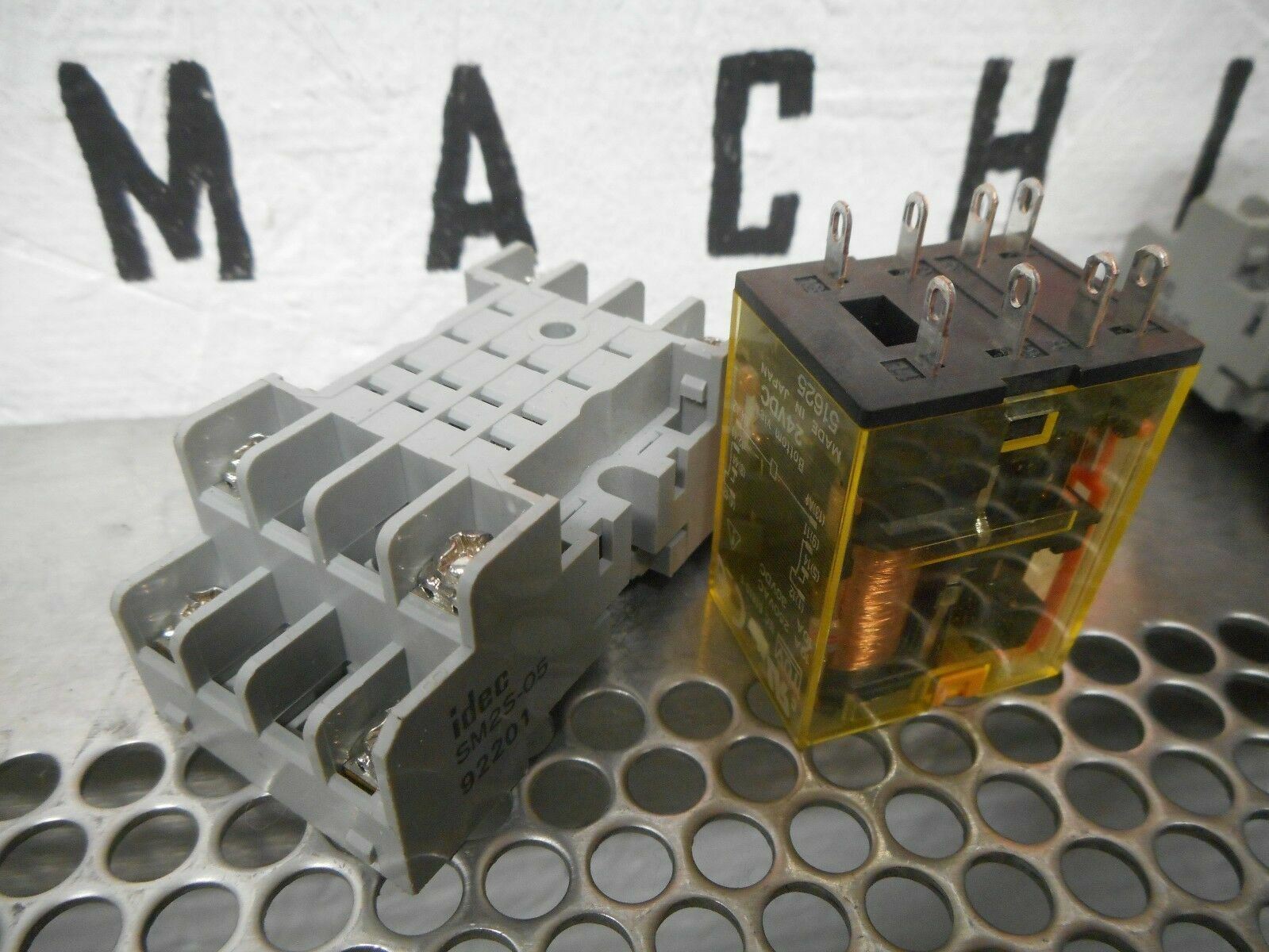 Idec RU2S-D24 24VDC Relays 10A 250VAC 30VDC & SM2S-05 Relay Bases (Lot ...