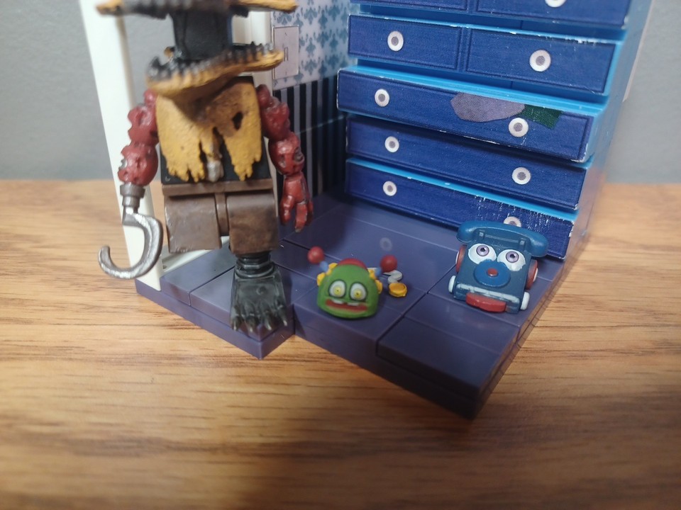 FNAF Five Nights At Freddy’s McFarlane Toys Left Dresser And Door Set ...