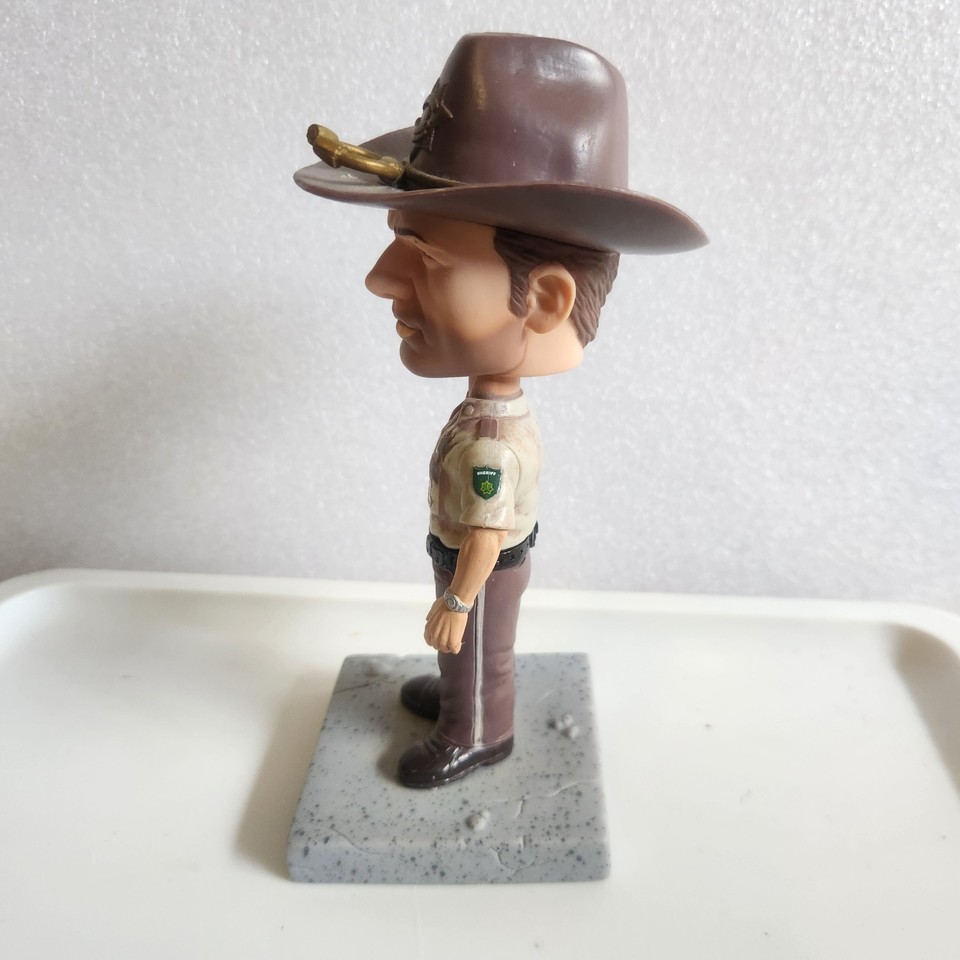 Funko AMC'S The Walking Dead Sheriff Rick Grimes Wacky Wobbler ...