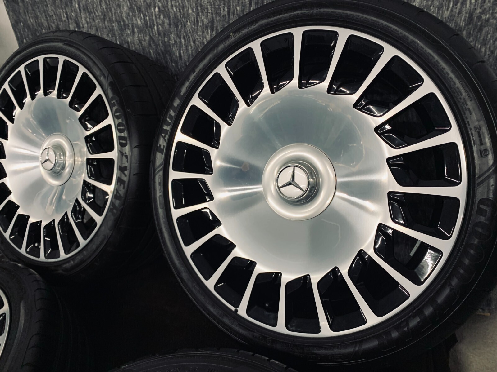 Orig. Maybach Rims Tires 20 " Mercedes C217 W222 S600 S650 W221 S65 S63 ...