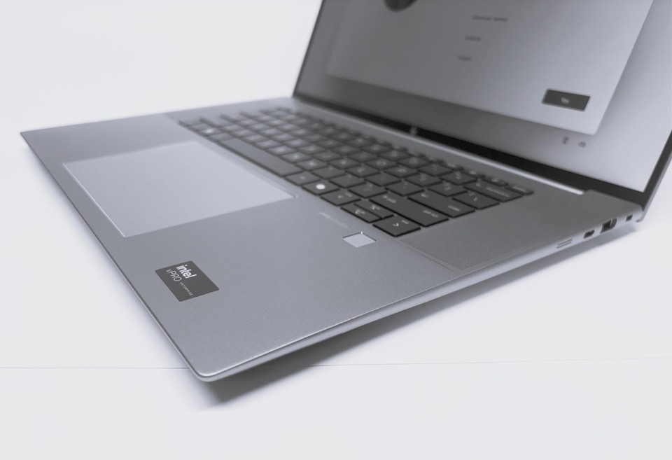 HP ZBook Studio G11 16" Laptop Ultra 7 165H vPro 32GB 1TB - RTX 1000 ...