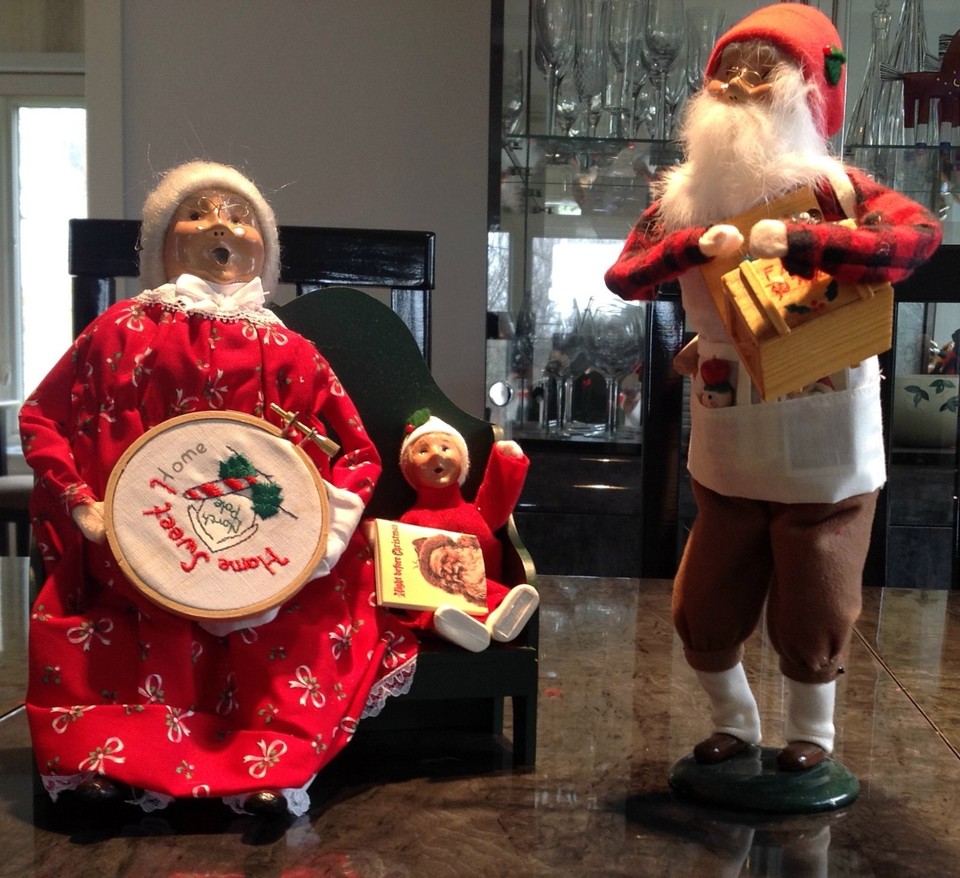 Byers' choice Ltd. "The Carolers" Charles Dickens 30 carolers, 9 ...