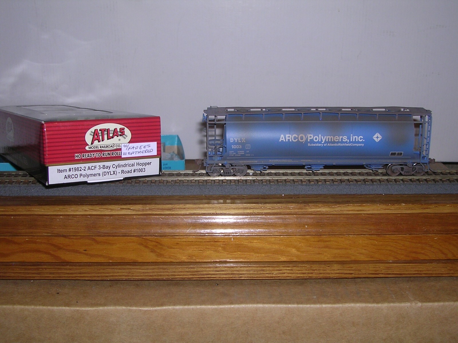 ATLAS #1982-2 Arco Polymers ACF 3-Bay Cov.Hopper Car #1003 Weathered H ...
