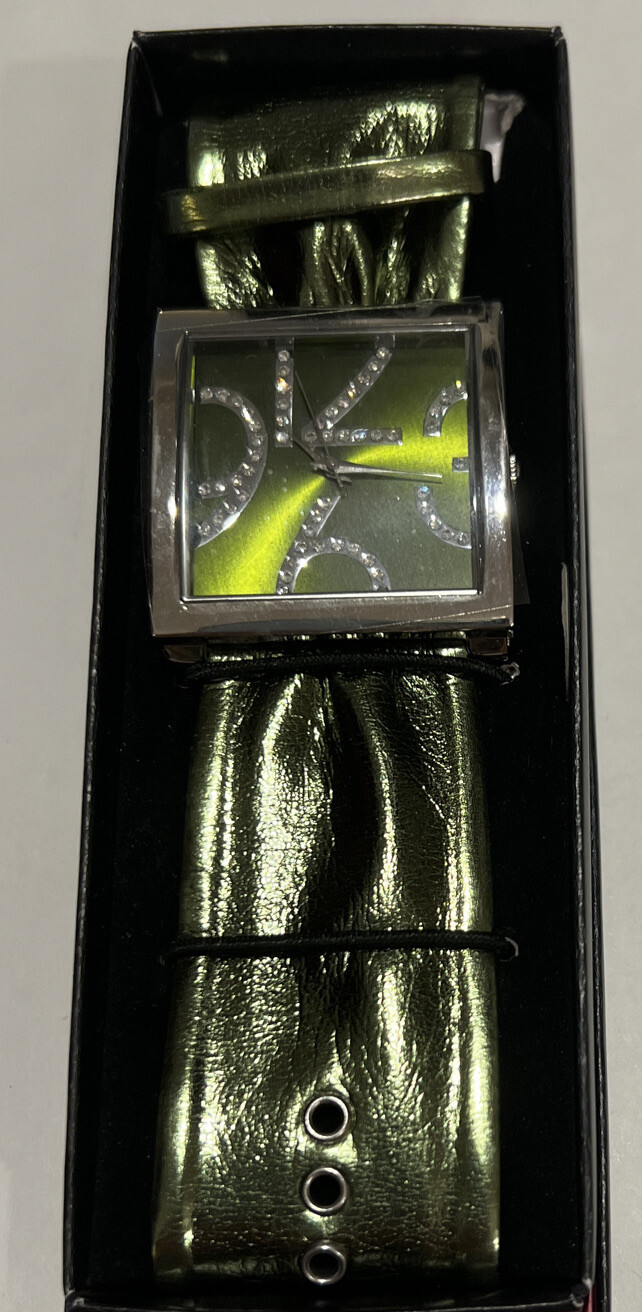 Green Watch NEW Avon Square Face Montre Numeros Rigolos Vert Funny ...
