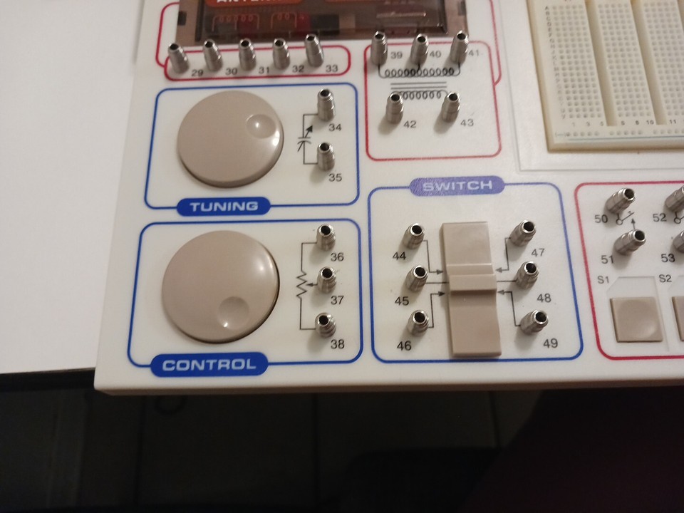 Maxitronix MX-908 White Battery Operated 300 in 1 Electronic Project ...