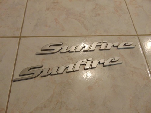00 01 02 03 04 05 PONTIAC SUNFIRE SIDE DOOR EMBLEM LOGO BADGE SIGN ...