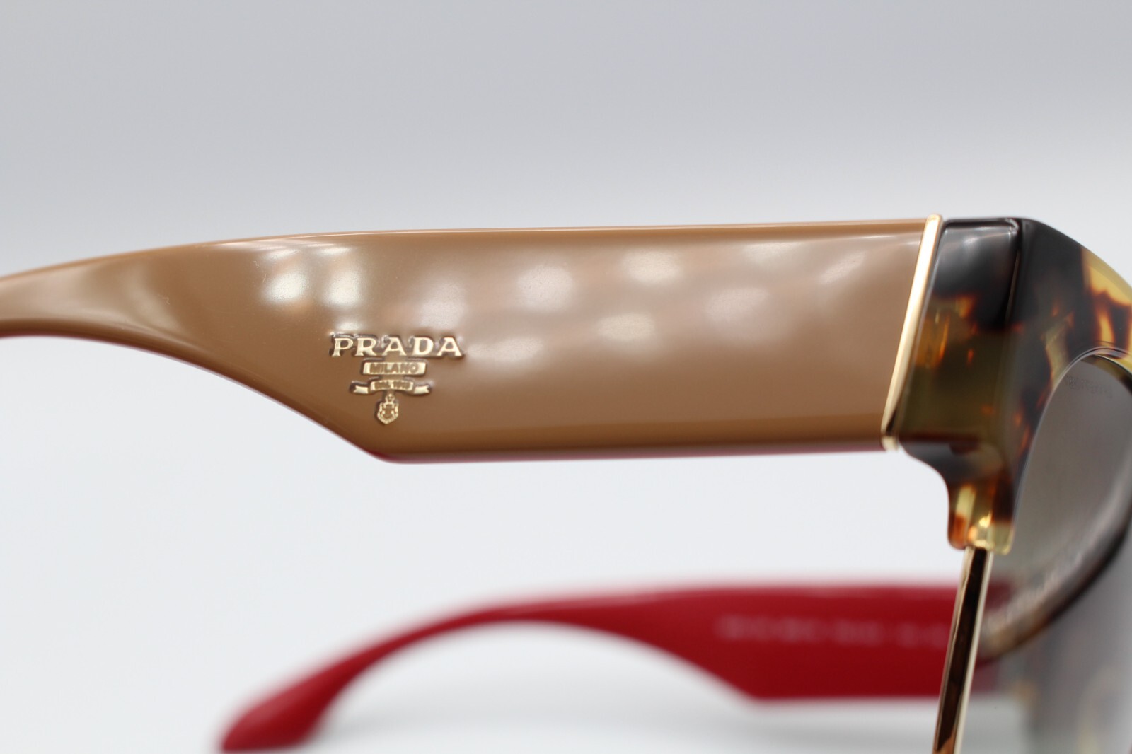 Prada Sunglasses SPR 11R 56-16 7S0-0A7 140 2N (With case) | eBay