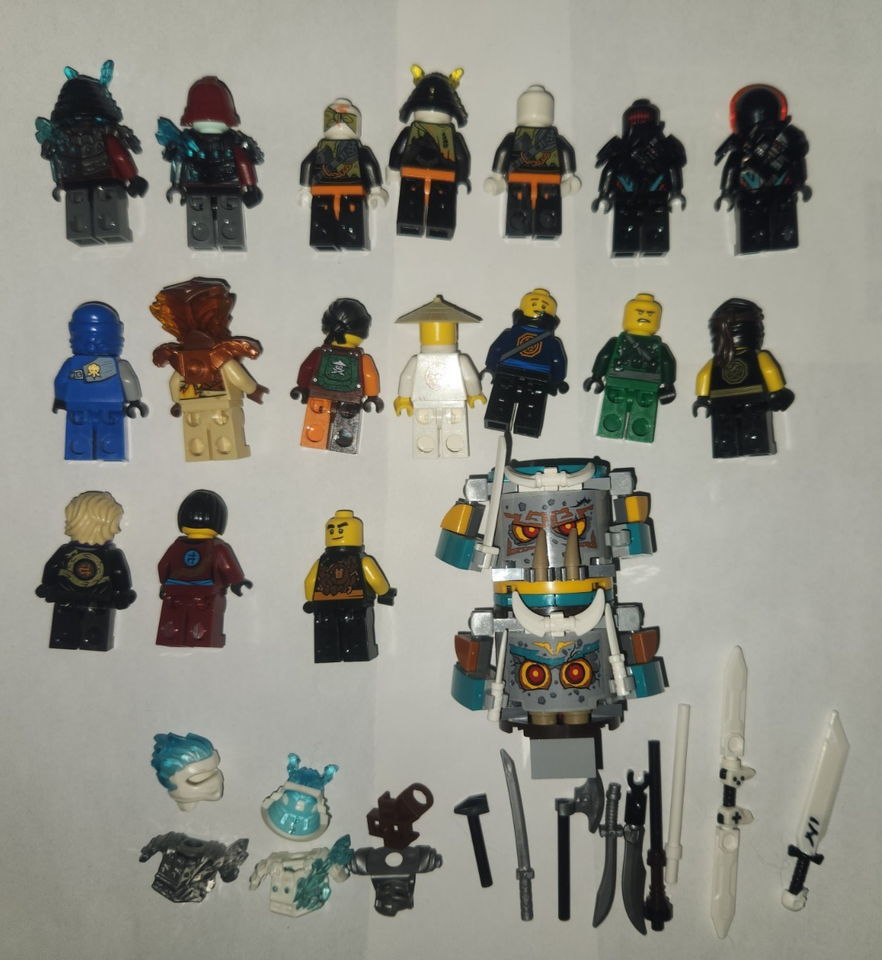 Lego NINJAGO 17 MINIFIGURE LOT ACCESSORIES SWORDS HELMETS ARMOR SNAKE ...