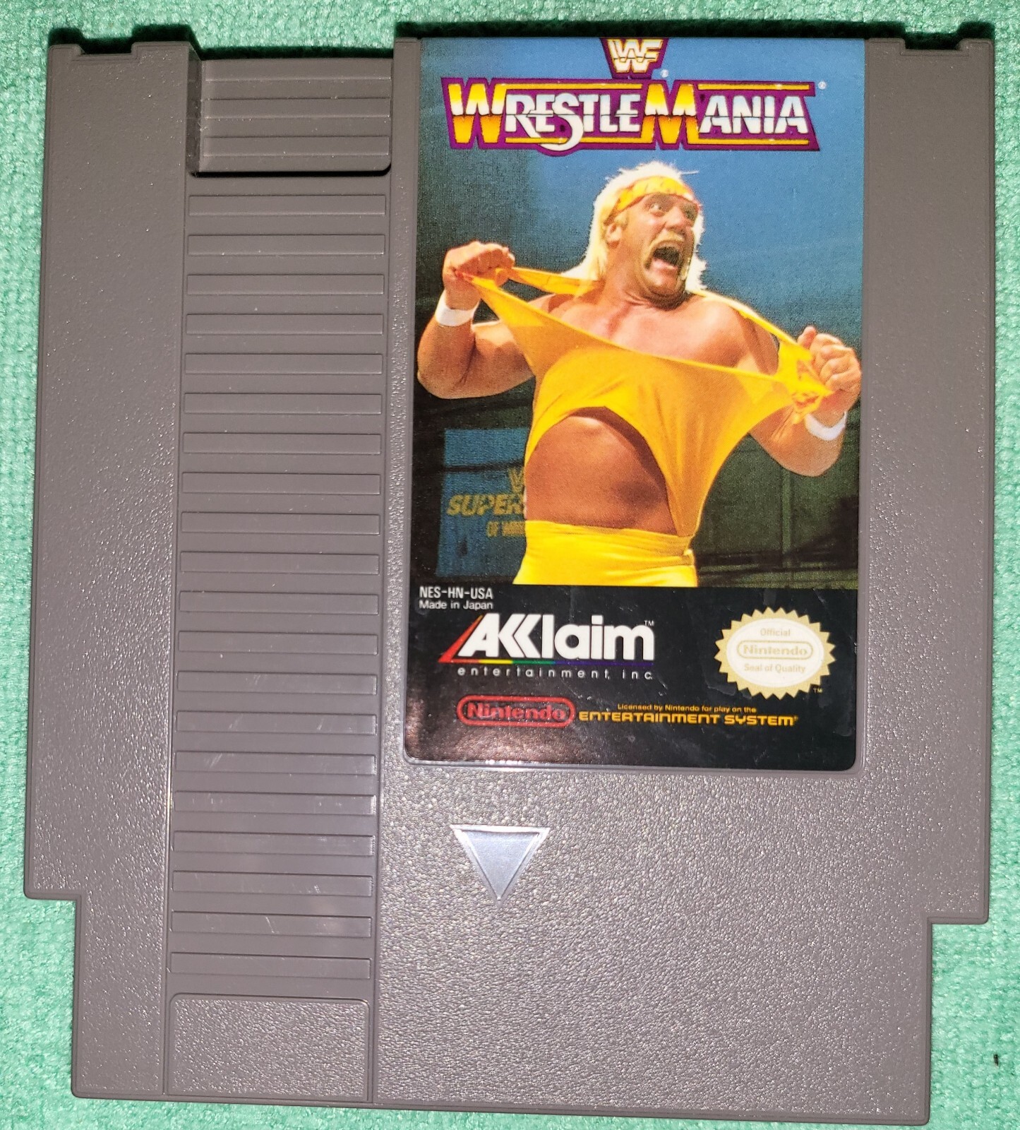 Nintendo NES Wrestlemania Classic Game Complete with Hulk Hogan Mini ...