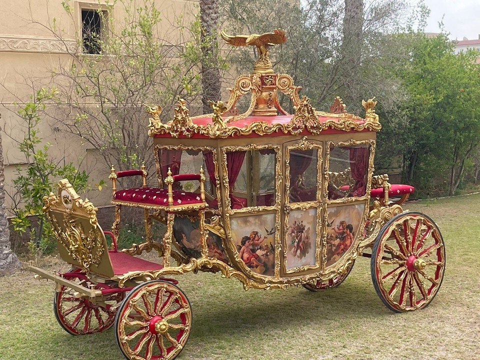 Exquisite Louis XVI Carriage – Baroque & Rococo Masterpiece | Custom ...