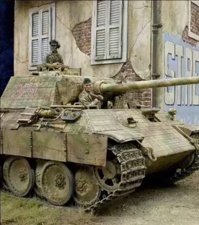 1/35 WWII German Panzer Tank Crew (2 figures) - 35285 | eBay