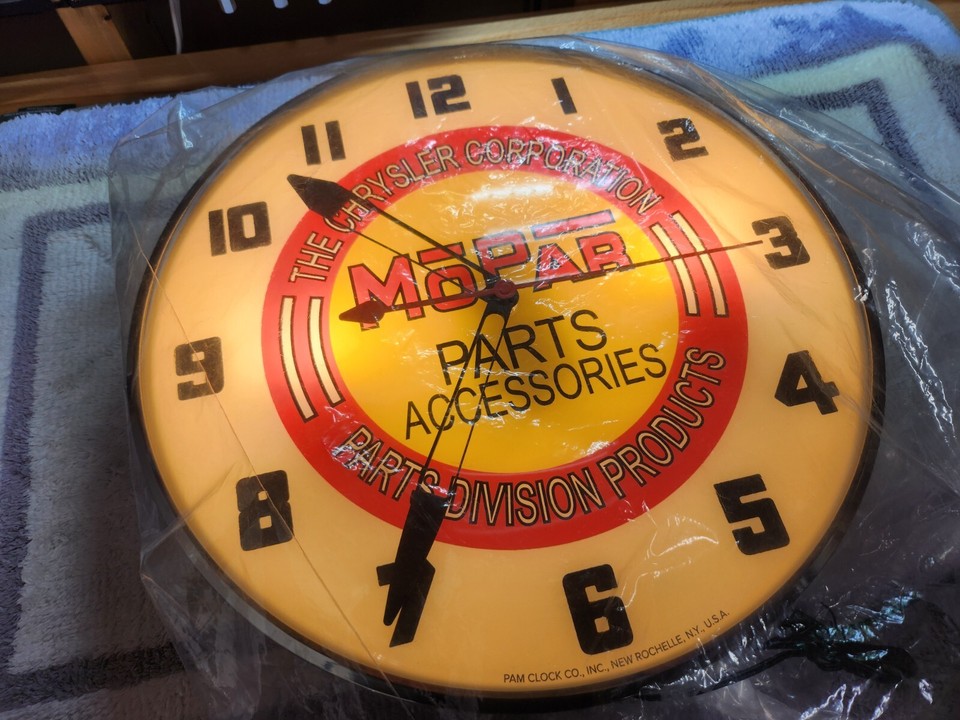MOPAR HEMI PAM STYLE ELECTRIC Illuminated WALL CLOCK---New FREE ...